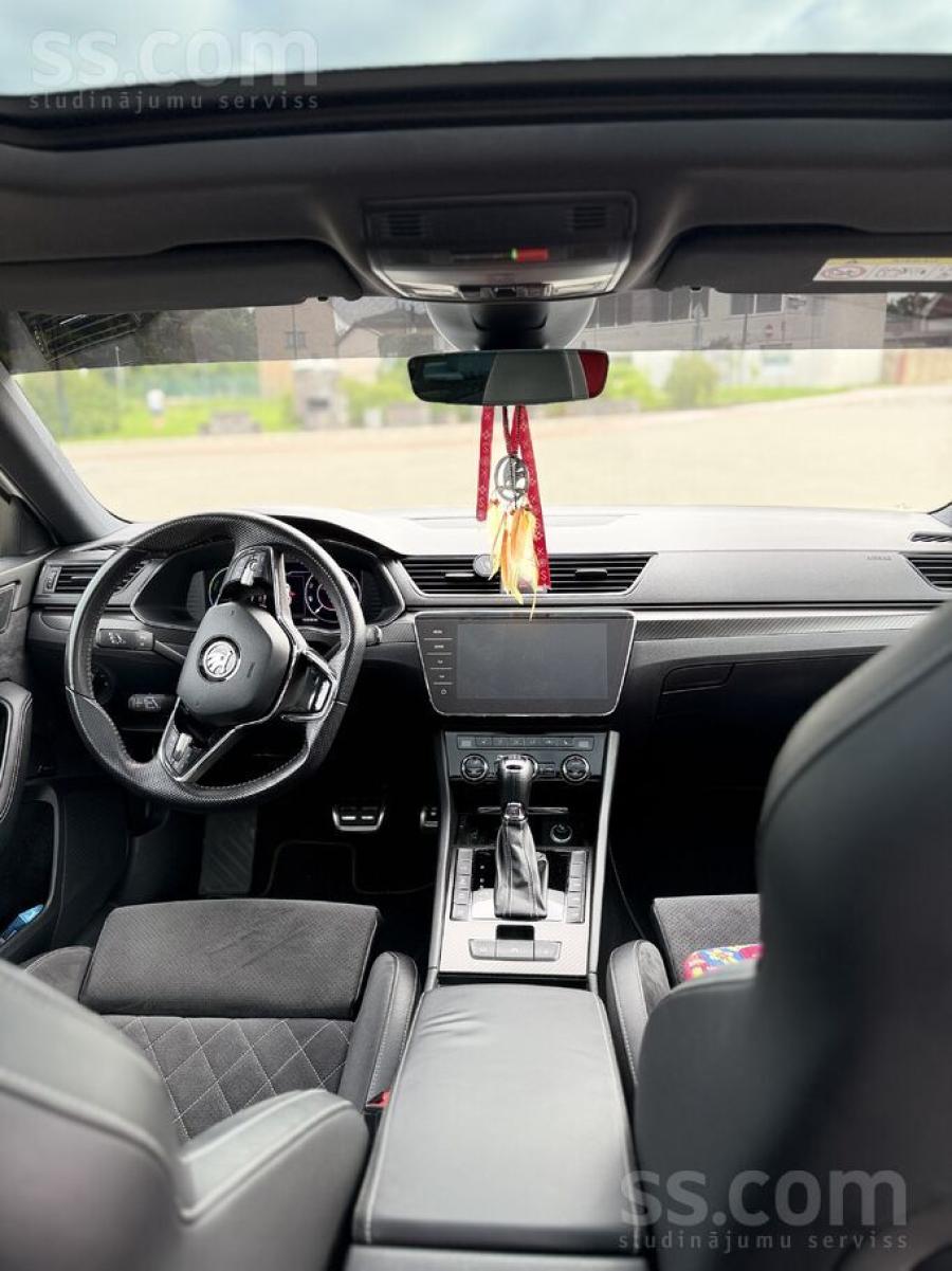 White Skoda SuperB 2021 in Bauska, with an engine capacity of 1.40 L and mileage of 153 thousand km for 21900 €, photo 12 on AUTOMOTO.COM.LV