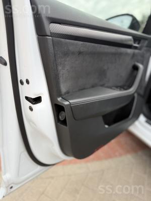 White Skoda SuperB 2021 in Bauska, with an engine capacity of 1.40 L and mileage of 153 thousand km for 21900 €, photo 17 on AUTOMOTO.COM.LV