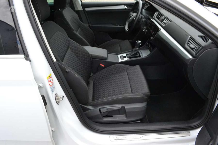 White Skoda SuperB 2021 in Vilnius, with an engine capacity of 1.97 L and mileage of 122 thousand km for 19000 €, photo 33 on AUTOMOTO.COM.LV