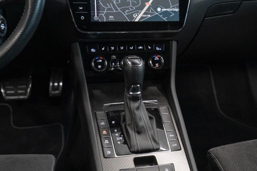 White Skoda SuperB 2022 in Vilnius, with an engine capacity of 1.40 L and mileage of 147 thousand km for 21000 €, photo 24 on AUTOMOTO.COM.LV