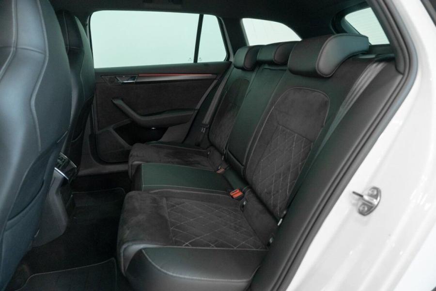 White Skoda SuperB 2022 in Vilnius, with an engine capacity of 1.40 L and mileage of 147 thousand km for 21000 €, photo 25 on AUTOMOTO.COM.LV