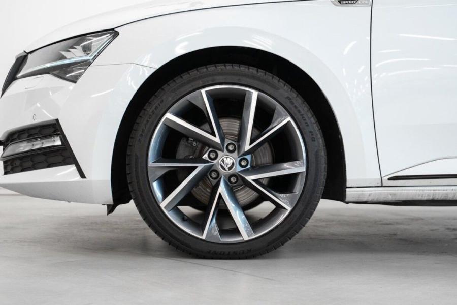 White Skoda SuperB 2022 in Vilnius, with an engine capacity of 1.40 L and mileage of 147 thousand km for 21000 €, photo 31 on AUTOMOTO.COM.LV