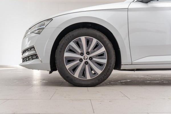 White Skoda SuperB 2022 in Peetri, with an engine capacity of 1.40 L and mileage of 108 thousand km for 24950 €, photo 10 on AUTOMOTO.COM.LV