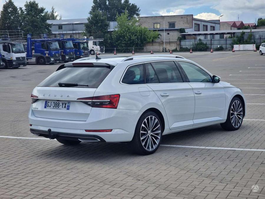 White Skoda SuperB 2022 in Taurage, with an engine capacity of 2.00 L and mileage of 236 thousand km for 18200 €, photo 6 on AUTOMOTO.COM.LV