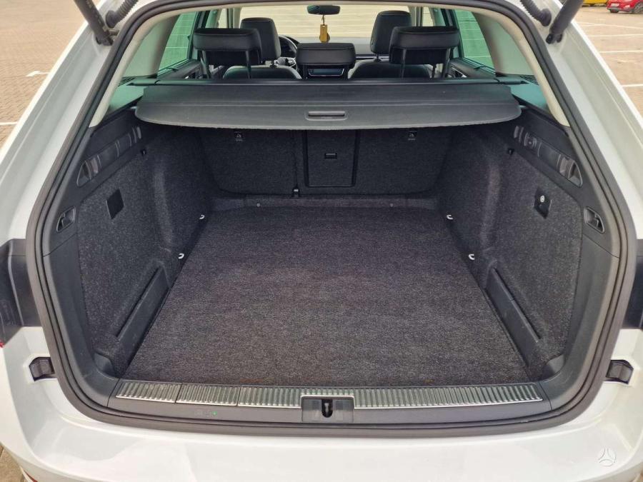 White Skoda SuperB 2022 in Taurage, with an engine capacity of 2.00 L and mileage of 236 thousand km for 18200 €, photo 14 on AUTOMOTO.COM.LV