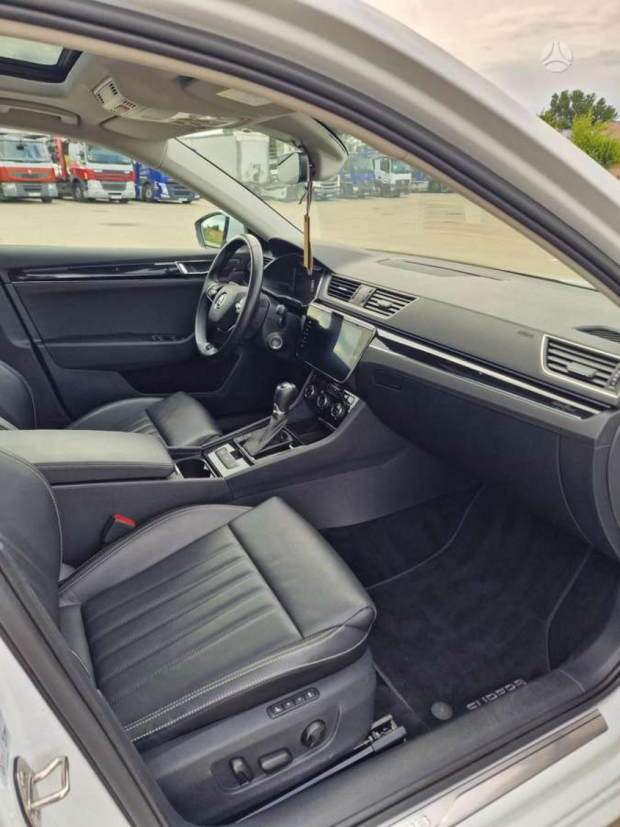 White Skoda SuperB 2022 in Taurage, with an engine capacity of 2.00 L and mileage of 236 thousand km for 18200 €, photo 17 on AUTOMOTO.COM.LV