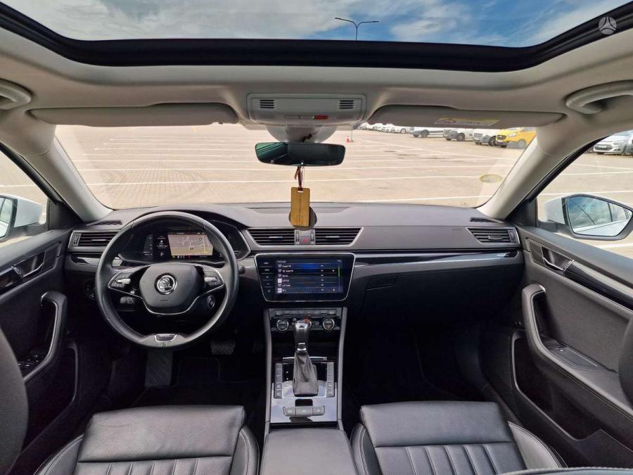 White Skoda SuperB 2022 in Taurage, with an engine capacity of 2.00 L and mileage of 236 thousand km for 18200 €, photo 18 on AUTOMOTO.COM.LV