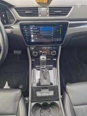 White Skoda SuperB 2022 in Taurage, with an engine capacity of 2.00 L and mileage of 236 thousand km for 18200 €, photo 19 on AUTOMOTO.COM.LV