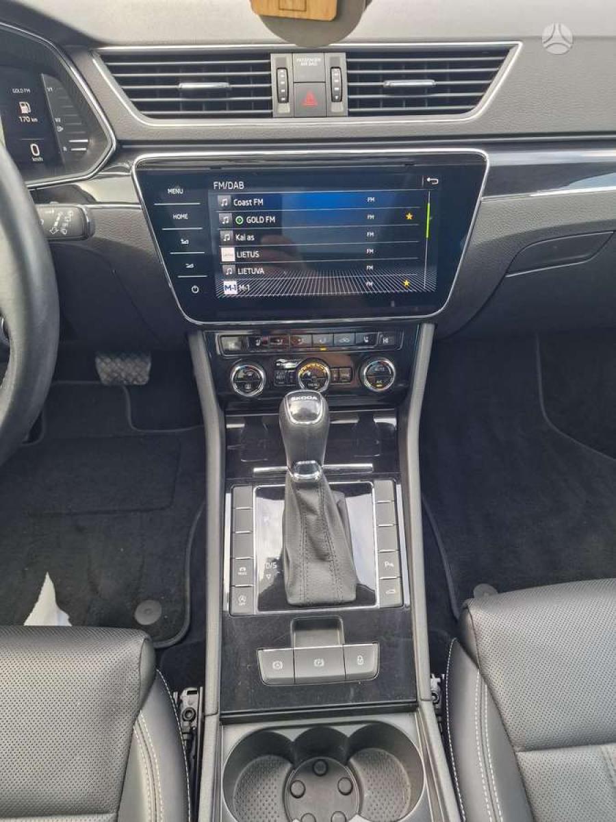 White Skoda SuperB 2022 in Taurage, with an engine capacity of 2.00 L and mileage of 236 thousand km for 18200 €, photo 19 on AUTOMOTO.COM.LV