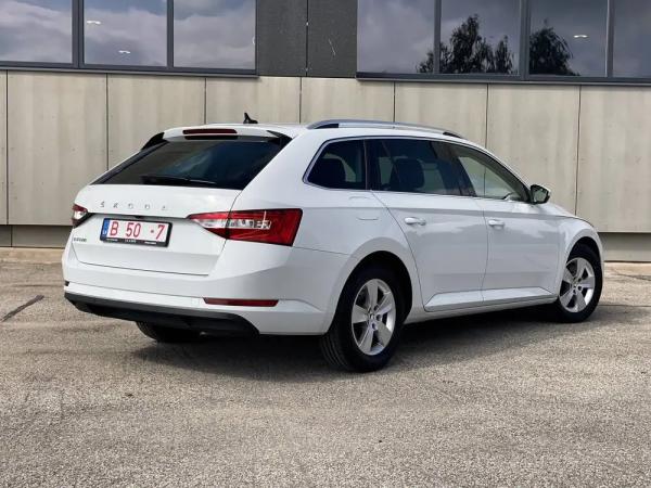 White Skoda SuperB 2022 in Sigulda, with an engine capacity of 2.00 L and mileage of 175 thousand km for 16990 €, photo 5 on AUTOMOTO.COM.LV