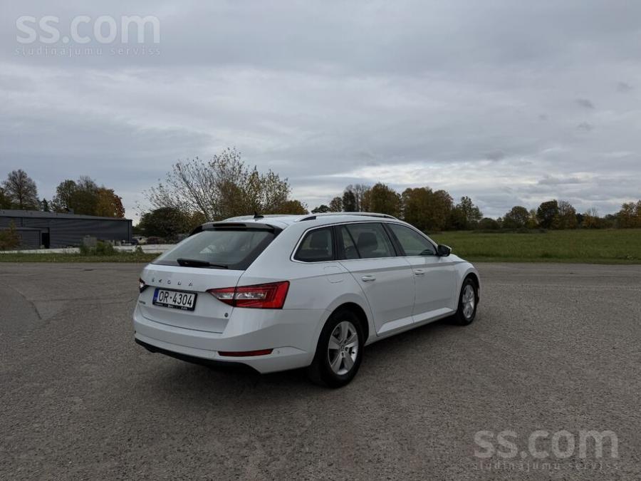 White Skoda SuperB 2022 in Cesis, with an engine capacity of 1.50 L and mileage of 0 thousand km for 15900 €, photo 4 on AUTOMOTO.COM.LV