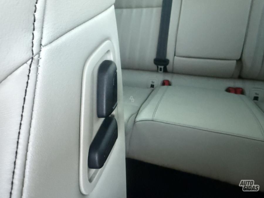 White Skoda SuperB 2023 in Vilnius, with an engine capacity of 2.00 L and mileage of 235 thousand km for 17500 €, photo 22 on AUTOMOTO.COM.LV