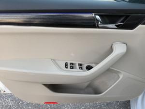 White Skoda SuperB 2023 in Vilnius, with an engine capacity of 2.00 L and mileage of 235 thousand km for 17500 €, photo 27 on AUTOMOTO.COM.LV