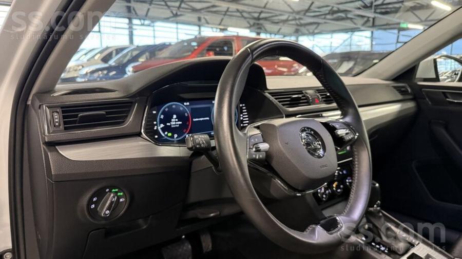 Белый Шкода Суперб 2023 в Рига, объемом двигателя 1.50 л и пробегом 48 тыс. км за 25400 €, фото 20 на AUTOMOTO.COM.LV