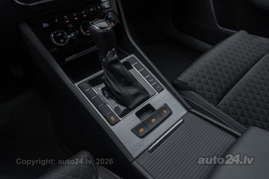 Balts Skoda SuperB 2023 Tallina, ar dzinēja tilpumu 1.50 L un nobraukumu 53 tūkst. km par 27100 €, foto 20 vietnē AUTOMOTO.COM.LV