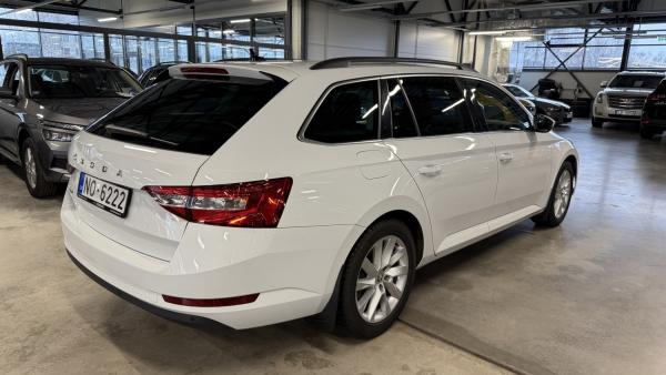 Balts Skoda SuperB 2023 Rīga, ar dzinēja tilpumu 1.50 L un nobraukumu 48 tūkst. km par 2540000 €, foto 3 vietnē AUTOMOTO.COM.LV