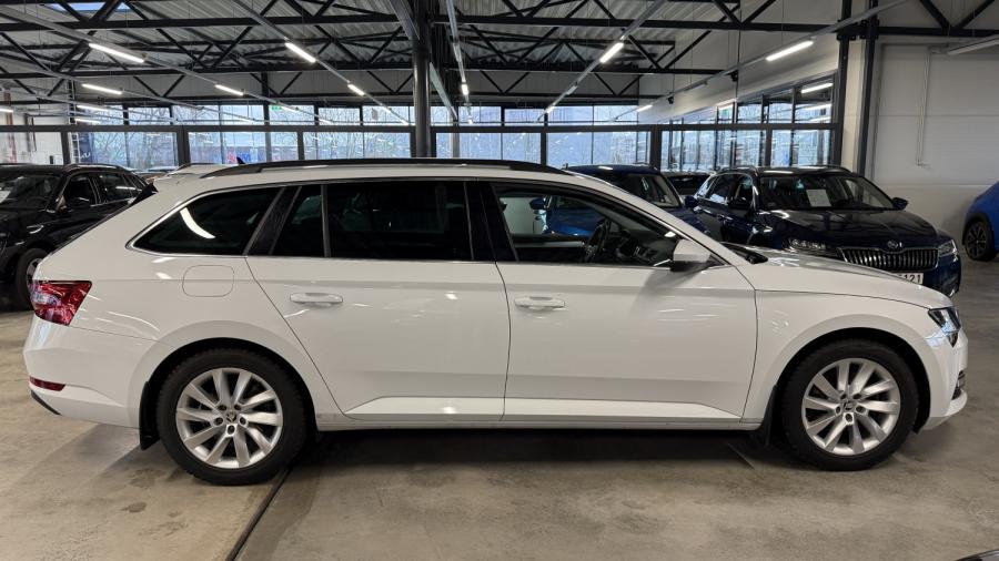 Balts Skoda SuperB 2023 Rīga, ar dzinēja tilpumu 1.50 L un nobraukumu 48 tūkst. km par 2540000 €, foto 5 vietnē AUTOMOTO.COM.LV