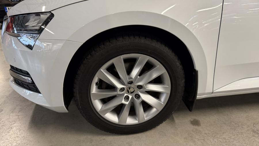 Balts Skoda SuperB 2023 Rīga, ar dzinēja tilpumu 1.50 L un nobraukumu 48 tūkst. km par 2540000 €, foto 7 vietnē AUTOMOTO.COM.LV