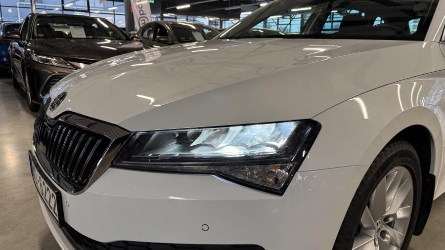 Balts Skoda SuperB 2023 Rīga, ar dzinēja tilpumu 1.50 L un nobraukumu 48 tūkst. km par 2540000 €, foto 8 vietnē AUTOMOTO.COM.LV