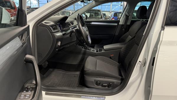 Balts Skoda SuperB 2023 Rīga, ar dzinēja tilpumu 1.50 L un nobraukumu 48 tūkst. km par 2540000 €, foto 9 vietnē AUTOMOTO.COM.LV