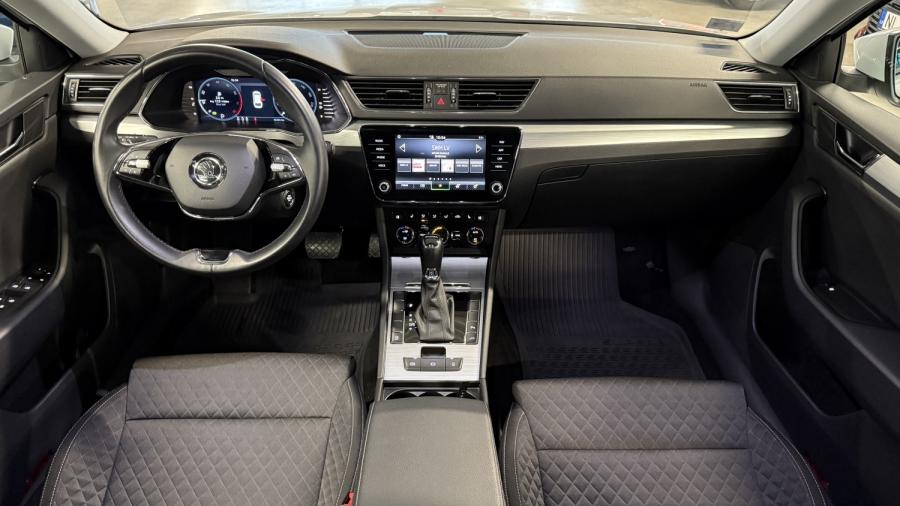 Balts Skoda SuperB 2023 Rīga, ar dzinēja tilpumu 1.50 L un nobraukumu 48 tūkst. km par 2540000 €, foto 18 vietnē AUTOMOTO.COM.LV