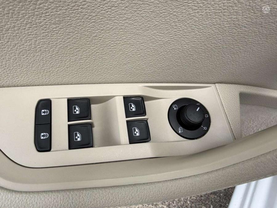 Balts Skoda SuperB 2023 Viļņa, ar dzinēja tilpumu 1.97 L un nobraukumu 235 tūkst. km par 17500 €, foto 31 vietnē AUTOMOTO.COM.LV
