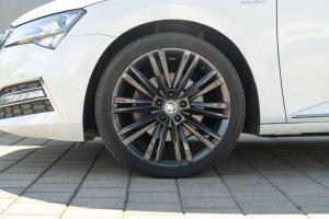 White Skoda SuperB 2023 in Vilnius, with an engine capacity of 2.00 L and mileage of 148 thousand km for 26700 €, photo 5 on AUTOMOTO.COM.LV