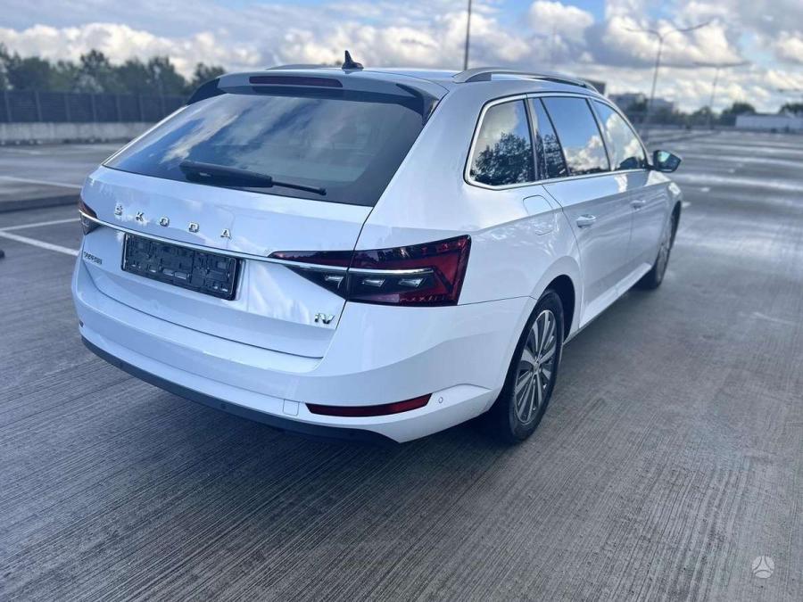 White Skoda SuperB 2023 in Vilnius, with an engine capacity of 1.40 L and mileage of 101 thousand km for 19900 €, photo 6 on AUTOMOTO.COM.LV