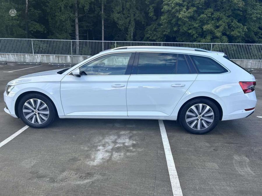 White Skoda SuperB 2023 in Vilnius, with an engine capacity of 1.40 L and mileage of 101 thousand km for 19900 €, photo 9 on AUTOMOTO.COM.LV