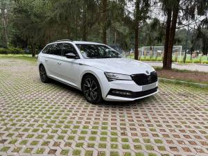 Balts Skoda SuperB 2023 Viļņa, ar dzinēja tilpumu 1.97 L un nobraukumu 274 tūkst. km par 17700 €, foto 4 vietnē AUTOMOTO.COM.LV