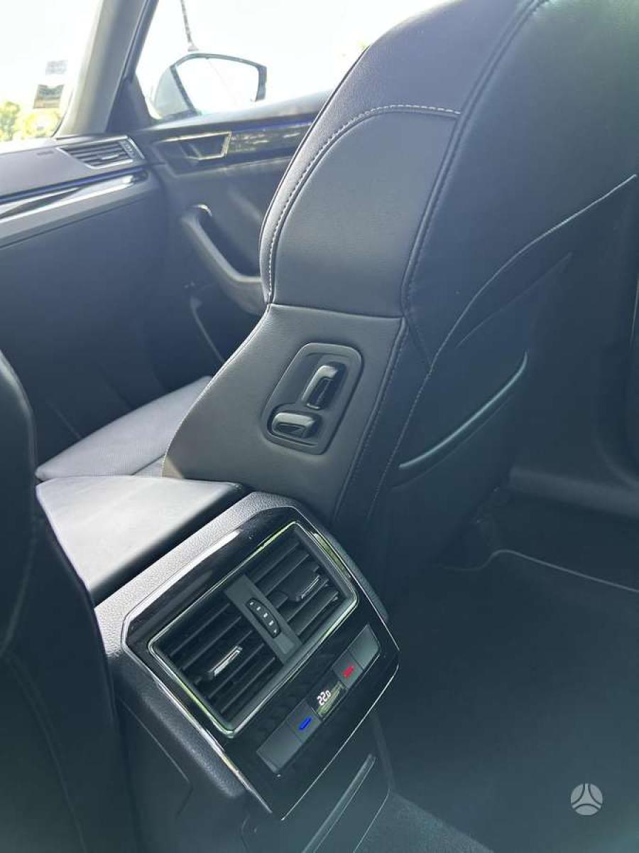 Balts Skoda SuperB 2023 Tauragė, ar dzinēja tilpumu 1.97 L un nobraukumu 298 tūkst. km par 16800 €, foto 18 vietnē AUTOMOTO.COM.LV