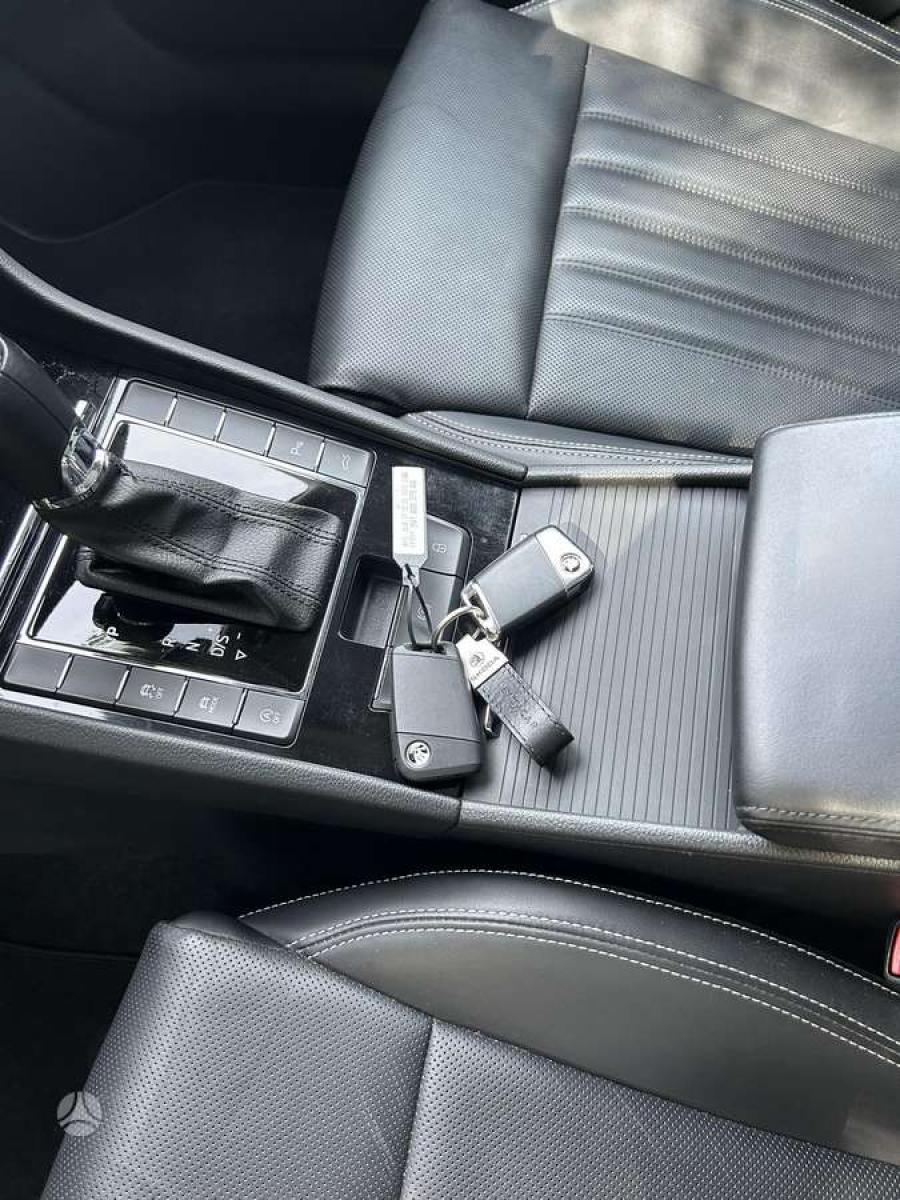 Balts Skoda SuperB 2023 Tauragė, ar dzinēja tilpumu 1.97 L un nobraukumu 298 tūkst. km par 16800 €, foto 22 vietnē AUTOMOTO.COM.LV