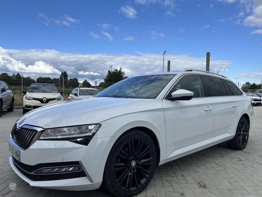 White Skoda SuperB 2023 in Taurage, with an engine capacity of 1.97 L and mileage of 274 thousand km for 16800 €, photo 3 on AUTOMOTO.COM.LV