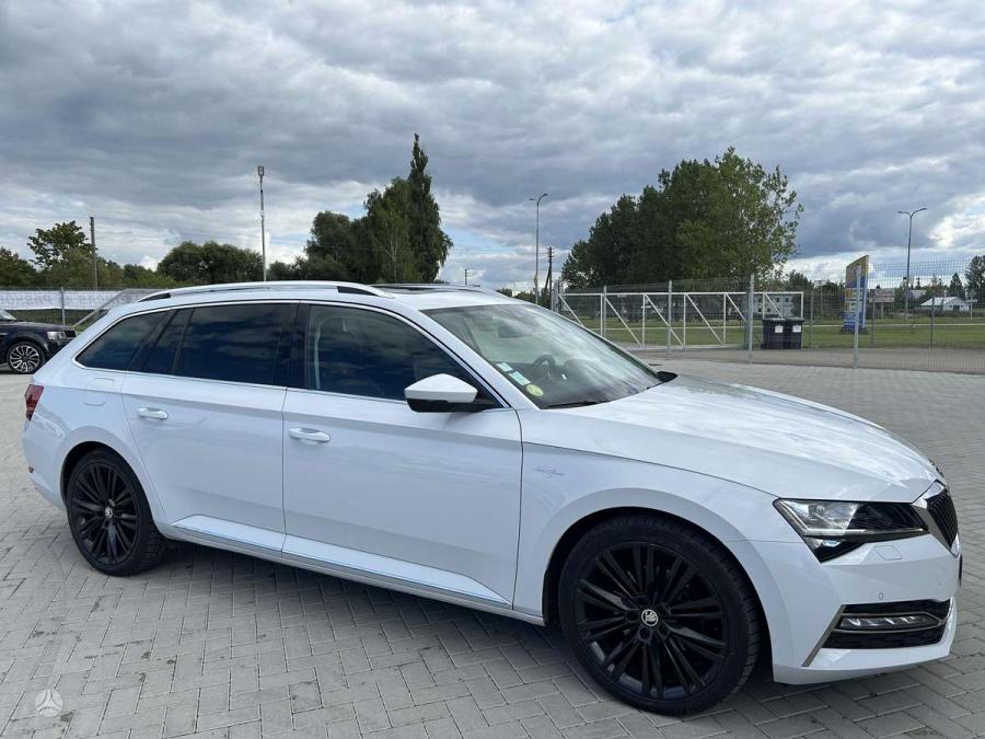 White Skoda SuperB 2023 in Taurage, with an engine capacity of 1.97 L and mileage of 274 thousand km for 16800 €, photo 5 on AUTOMOTO.COM.LV