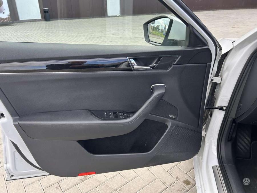 White Skoda SuperB 2023 in Taurage, with an engine capacity of 1.97 L and mileage of 274 thousand km for 16800 €, photo 28 on AUTOMOTO.COM.LV