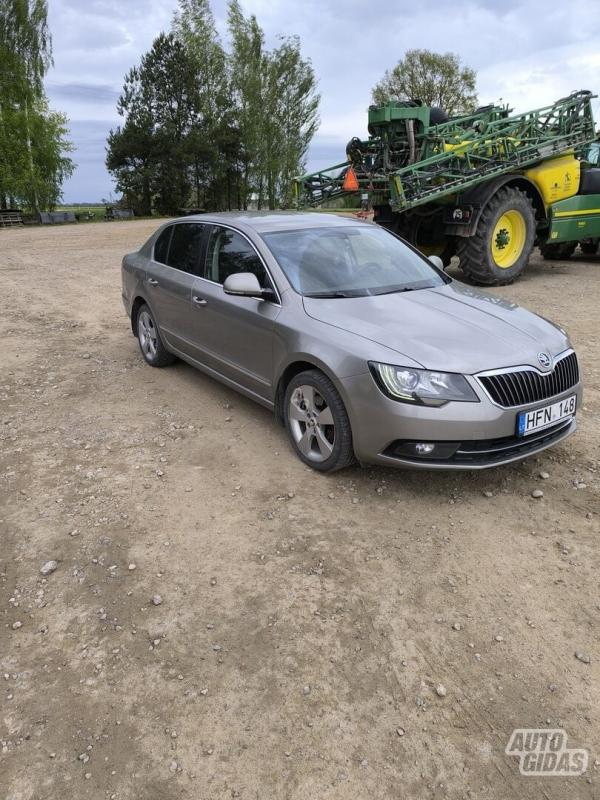 Yellow Skoda SuperB 2014 in Sakiai, with an engine capacity of 2.00 L and mileage of 295 thousand km for 7700 €, photo 2 on AUTOMOTO.COM.LV