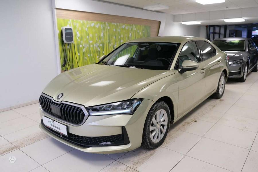 Yellow Skoda SuperB 2024 in Vilnius, with an engine capacity of 1.50 L and mileage of 49 thousand km for 27200 €, photo 1 on AUTOMOTO.COM.LV