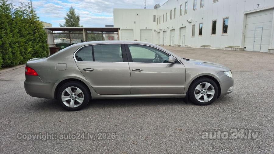 Dzeltens Skoda SuperB 2010 Tartu, ar dzinēja tilpumu 2.00 L un nobraukumu 311 tūkst. km par 3799 €, foto 7 vietnē AUTOMOTO.COM.LV