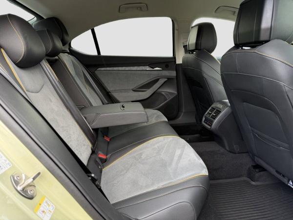 Dzeltens Skoda SuperB 2024 Pērnava, ar dzinēja tilpumu 1.50 L un nobraukumu 35 tūkst. km par 34600 €, foto 6 vietnē AUTOMOTO.COM.LV