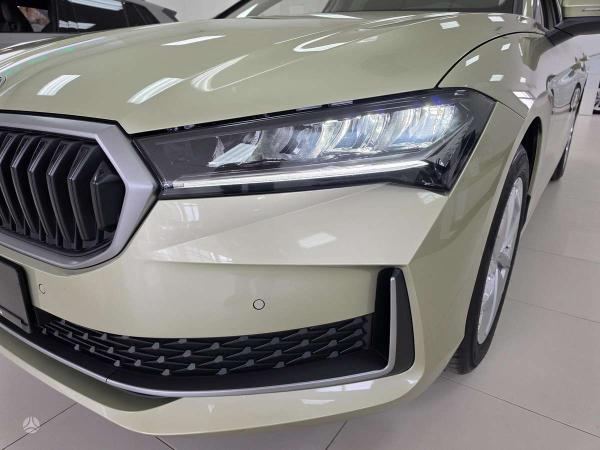 Dzeltens Skoda SuperB 2026 Šauļi, ar dzinēja tilpumu 1.50 L un nobraukumu 0 tūkst. km par 36300 €, foto 3 vietnē AUTOMOTO.COM.LV