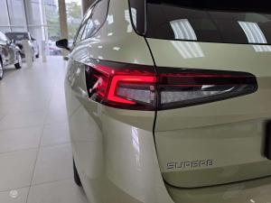 Dzeltens Skoda SuperB 2026 Šauļi, ar dzinēja tilpumu 1.50 L un nobraukumu 0 tūkst. km par 36300 €, foto 8 vietnē AUTOMOTO.COM.LV