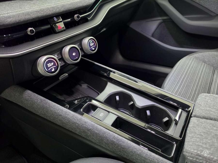 Dzeltens Skoda SuperB 2026 Šauļi, ar dzinēja tilpumu 1.50 L un nobraukumu 0 tūkst. km par 36300 €, foto 26 vietnē AUTOMOTO.COM.LV