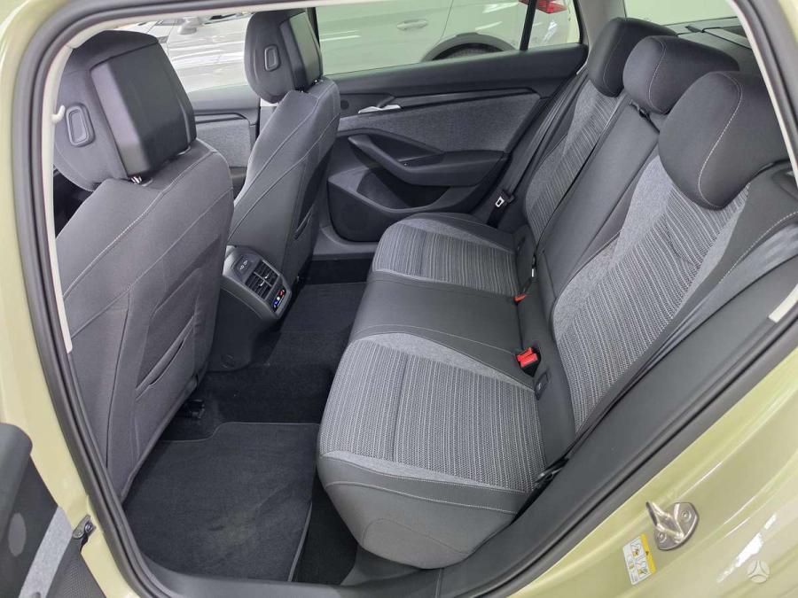 Dzeltens Skoda SuperB 2026 Šauļi, ar dzinēja tilpumu 1.50 L un nobraukumu 0 tūkst. km par 36300 €, foto 39 vietnē AUTOMOTO.COM.LV