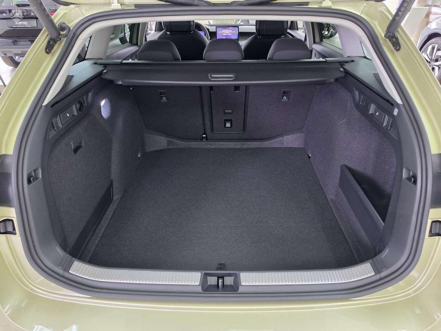 Dzeltens Skoda SuperB 2026 Šauļi, ar dzinēja tilpumu 1.50 L un nobraukumu 0 tūkst. km par 36300 €, foto 43 vietnē AUTOMOTO.COM.LV