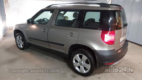 Smilšu krāsa Skoda Yeti 2012 Tallina, ar dzinēja tilpumu 2.00 L un nobraukumu 123 tūkst. km par 6900 €, foto 1 vietnē AUTOMOTO.COM.LV