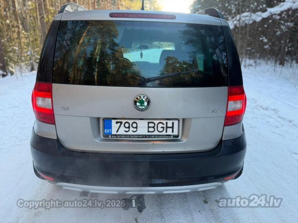 Smilšu krāsa Skoda Yeti 2012 Tallina, ar dzinēja tilpumu 2.00 L un nobraukumu 325 tūkst. km par 3495 €, foto 7 vietnē AUTOMOTO.COM.LV