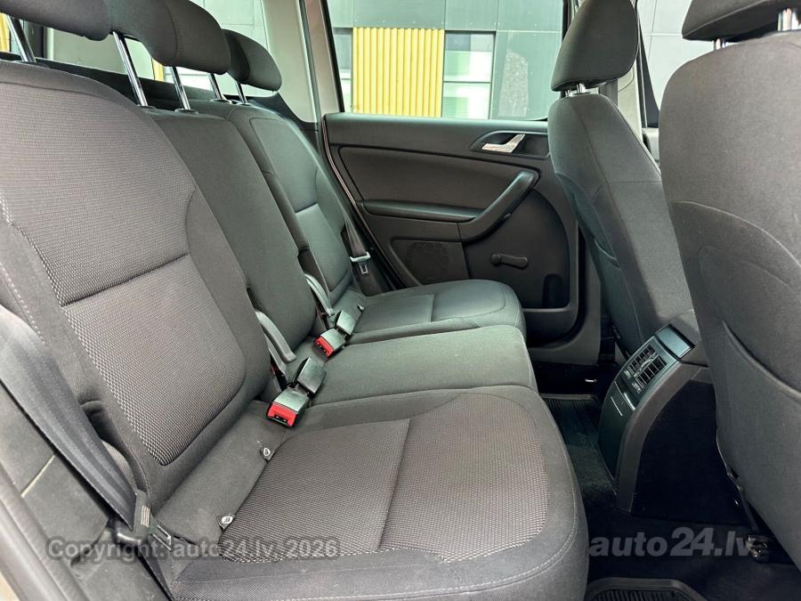 Smilšu krāsa Skoda Yeti 2012 Tartu, ar dzinēja tilpumu 1.20 L un nobraukumu 196 tūkst. km par 3499 €, foto 12 vietnē AUTOMOTO.COM.LV