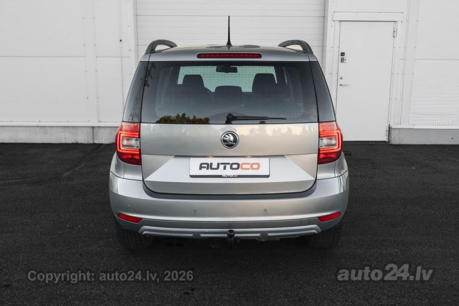 Beige Skoda Yeti 2014 in Tallinn, with an engine capacity of 2.00 L and mileage of 243 thousand km for 9799 €, photo 8 on AUTOMOTO.COM.LV