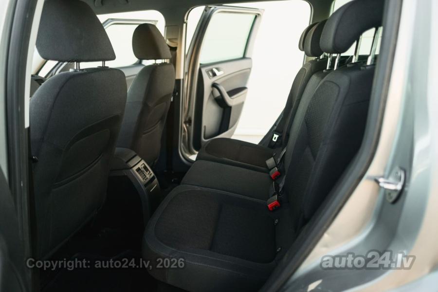 Beige Skoda Yeti 2014 in Tallinn, with an engine capacity of 2.00 L and mileage of 243 thousand km for 9799 €, photo 14 on AUTOMOTO.COM.LV