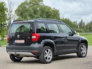 Black Skoda Yeti 2010 in Grobiņa, with an engine capacity of 2.00 L and mileage of 209 thousand km for 5200 €, photo 6 on AUTOMOTO.COM.LV